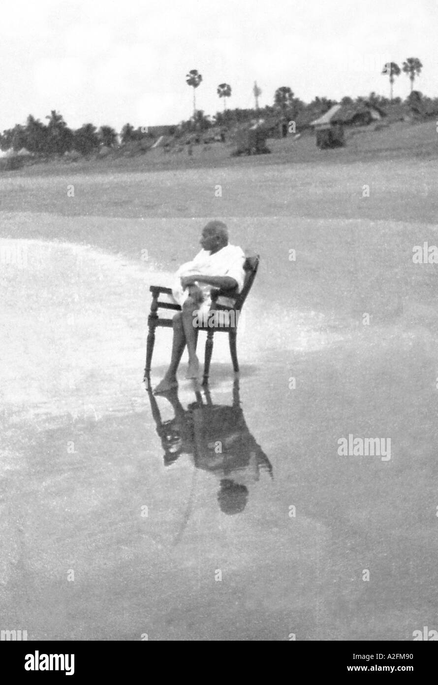 Mahatma gandhi sitting in chair hi-res stock photography and images - Alamy