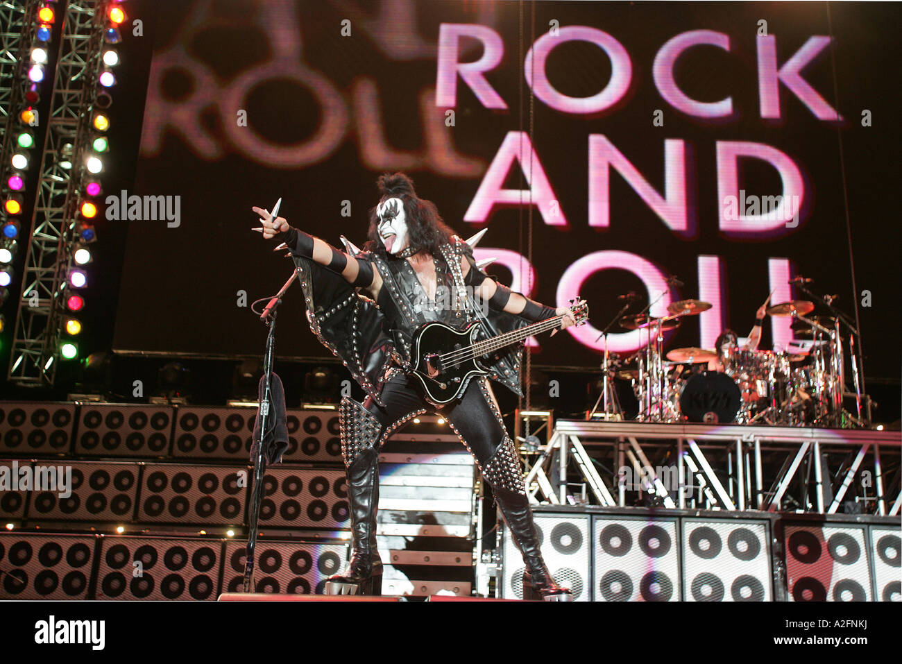 Kiss us rock group gene hi-res stock photography and images - Alamy