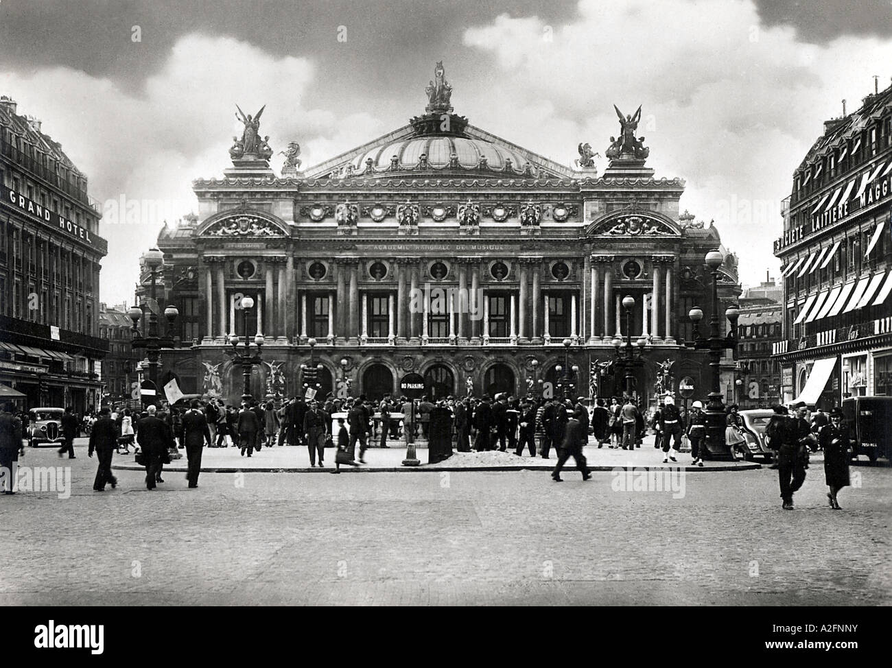 FRANCE - Paris Opera House in 1945 Stock Photo - Alamy
