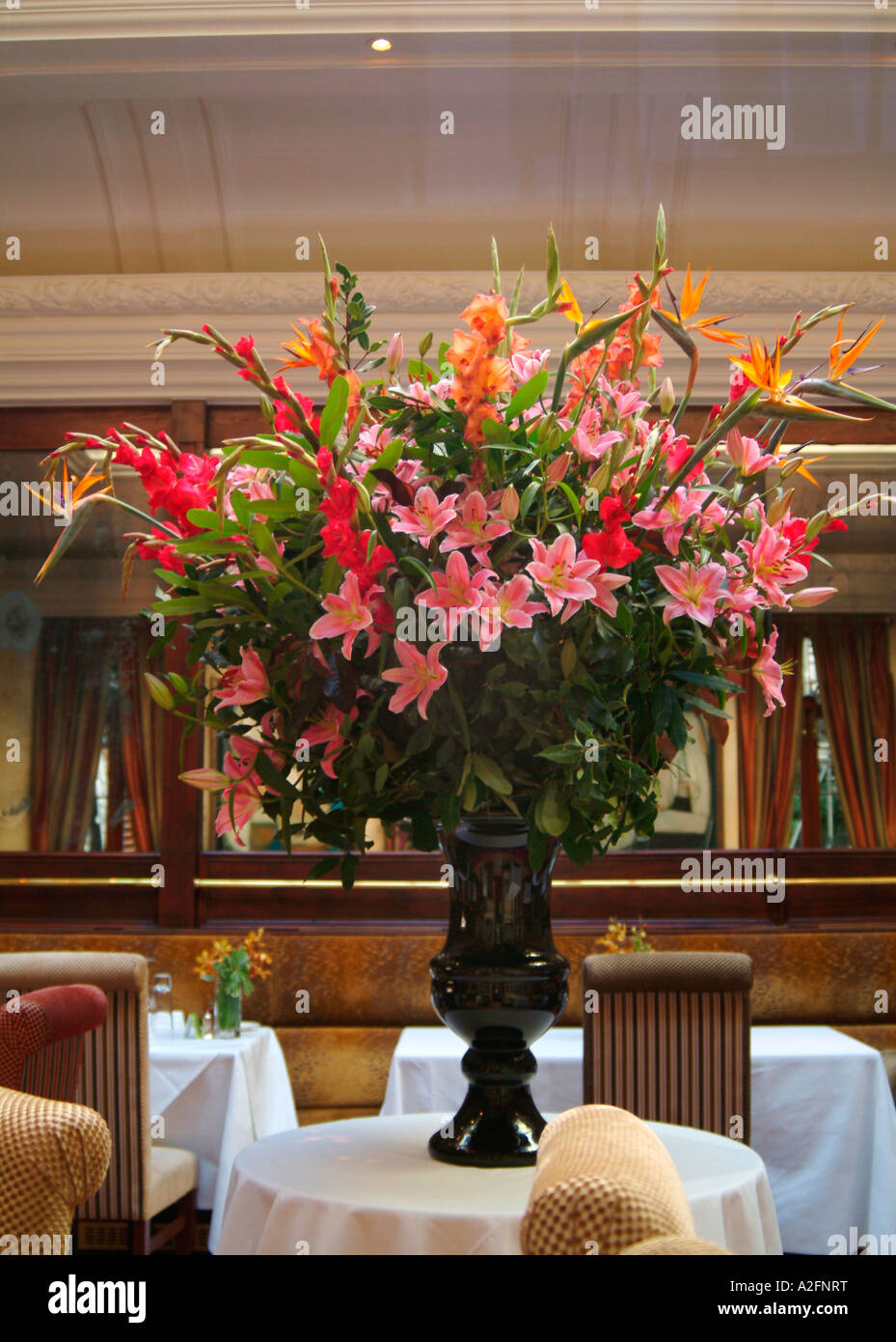 Flower arrangement in a restaurant London Stock Photo - Alamy