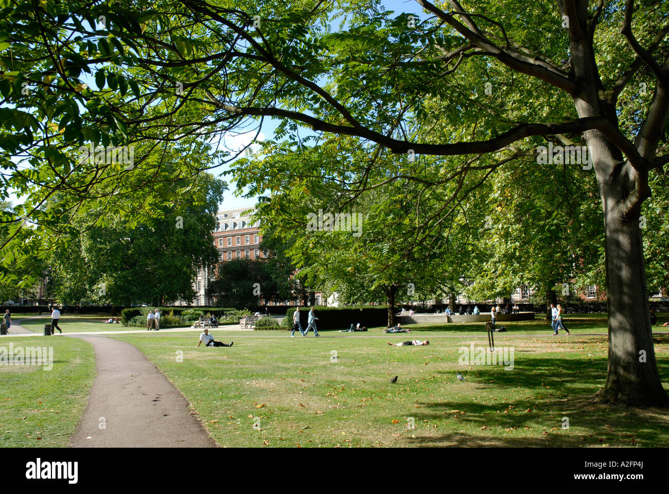 Grosvenor Square in Mayfair London Stock Photo - Alamy