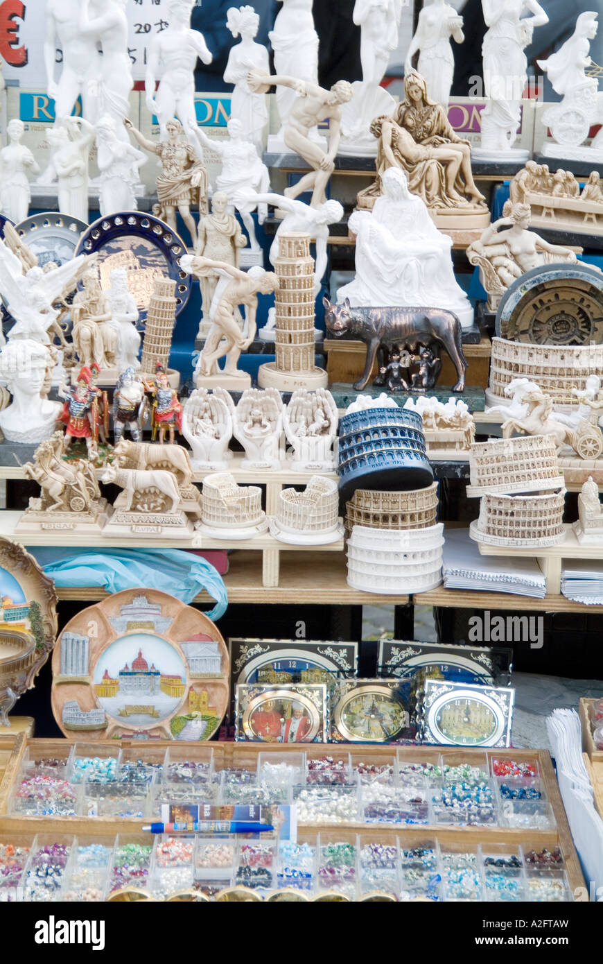 Cheap, tacky, tatt, souvenirs, rubbish, present, Rome, coliseum, stand ...