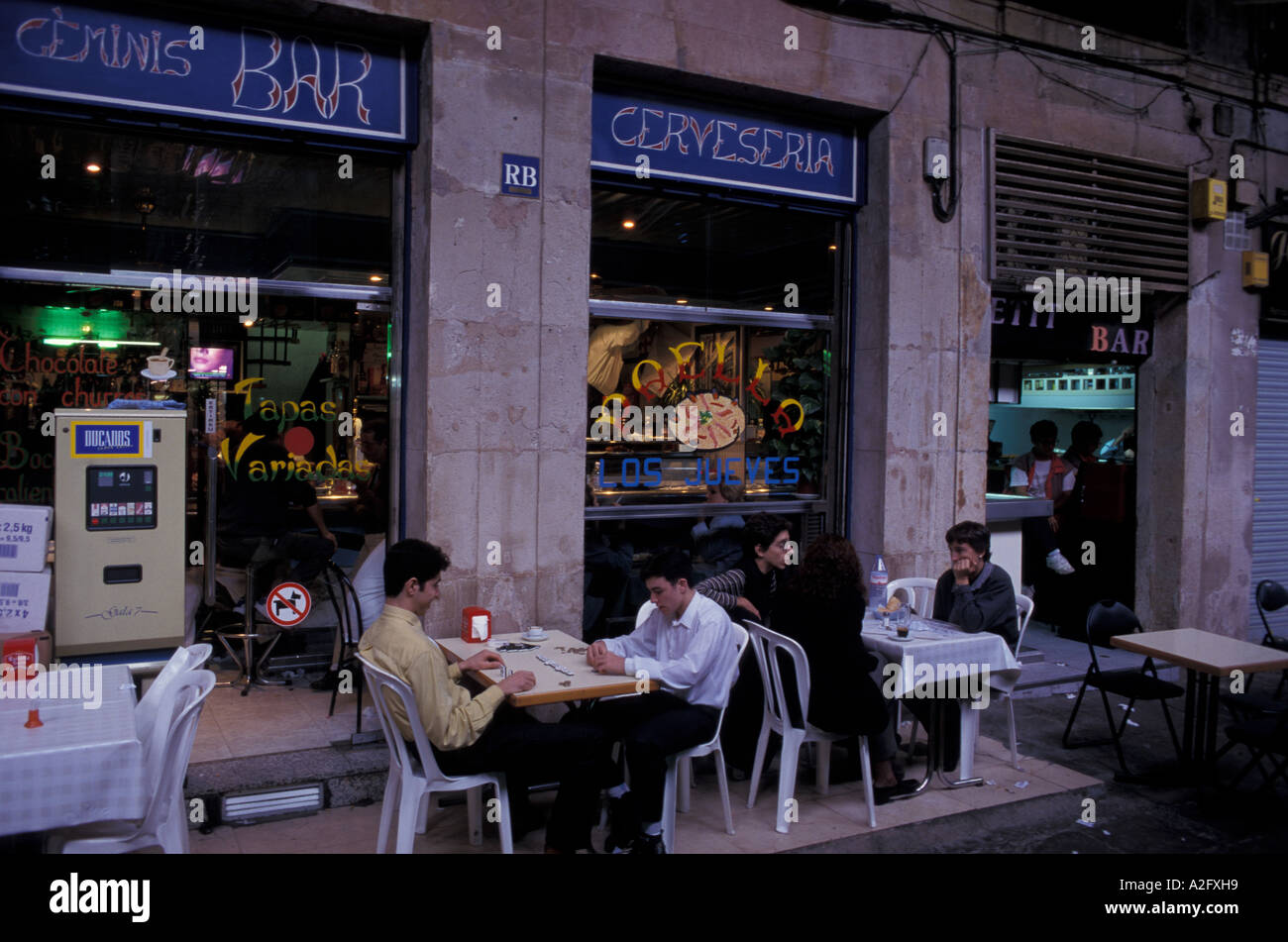 Europe, Spain, Barcelona, cafe in Gothic Quarter Stock Photo - Alamy