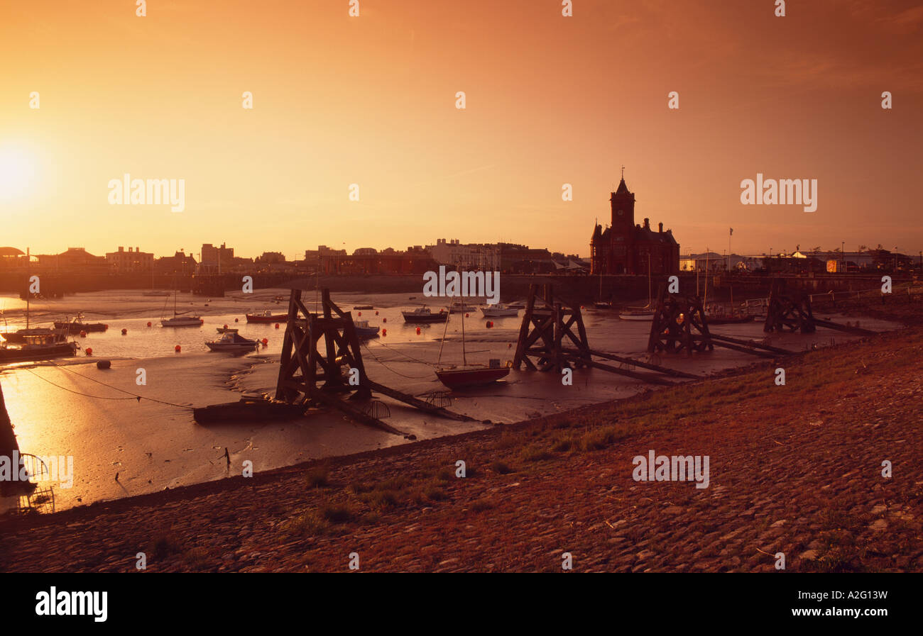 Cardiff viewpoint hi-res stock photography and images - Alamy