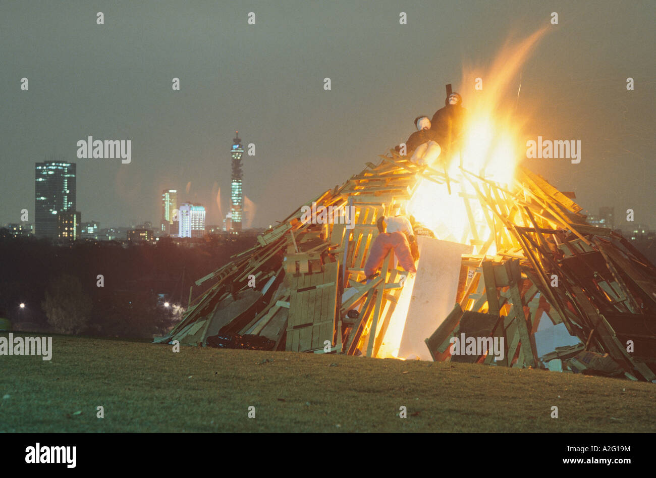 London bonfire hi-res stock photography and images - Alamy
