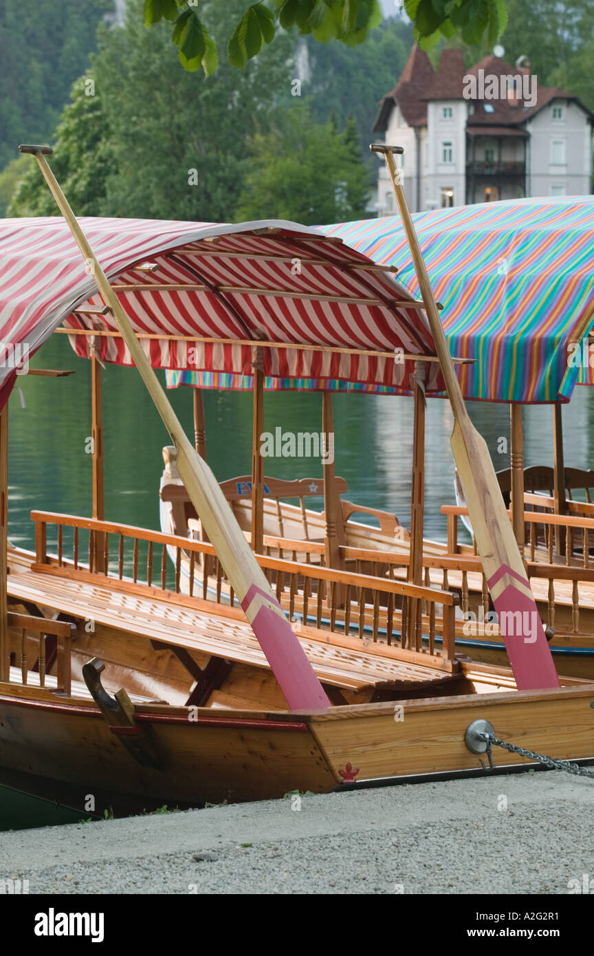 Gondolas lake bled hi-res stock photography and images - Alamy