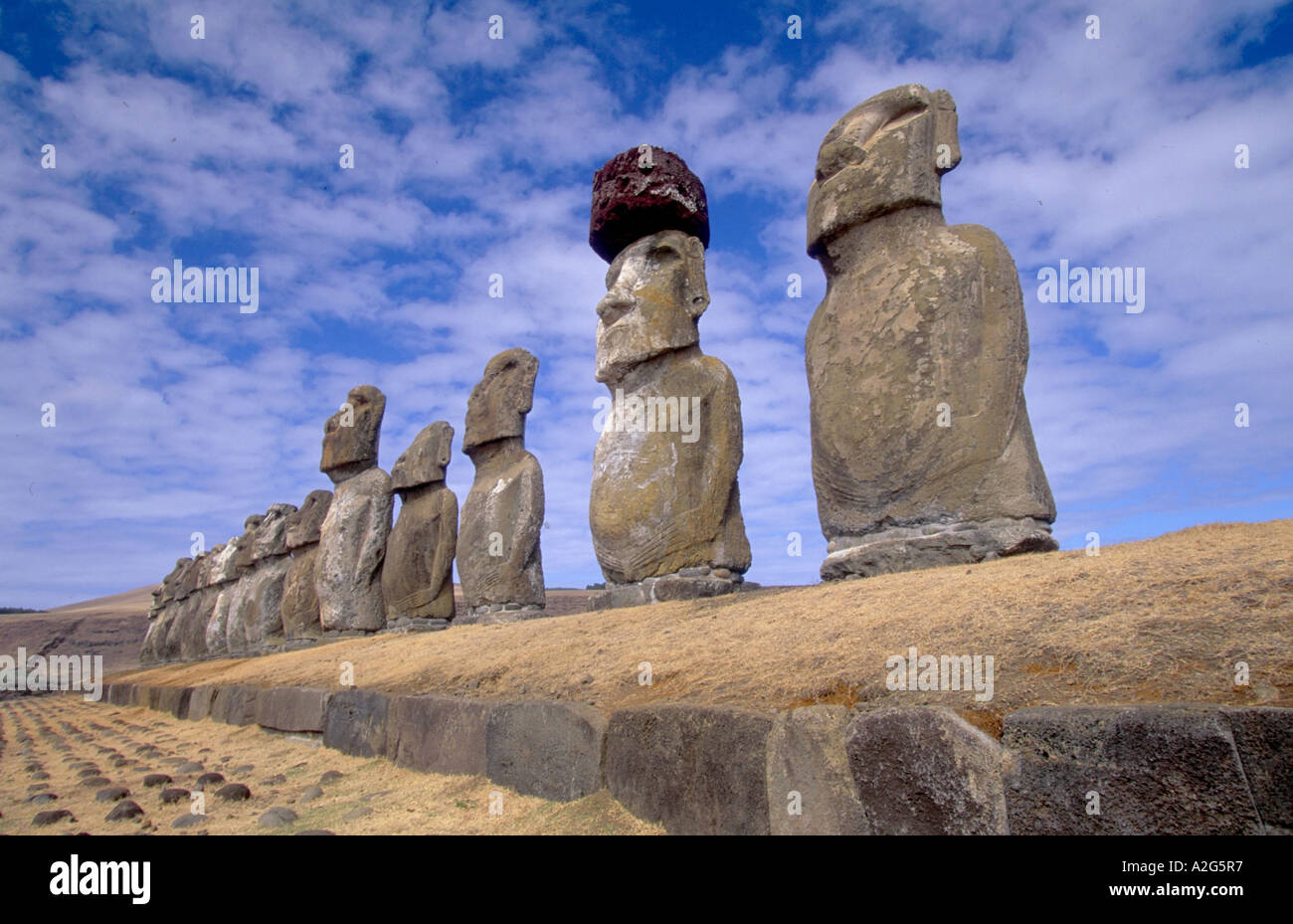 Chile, Easter Island. The 15 Moais at Ahu Tongariki Stock Photo - Alamy