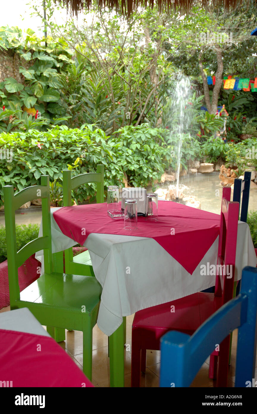 Mexico, Chichen Itza, open-air restaurant Stock Photo - Alamy