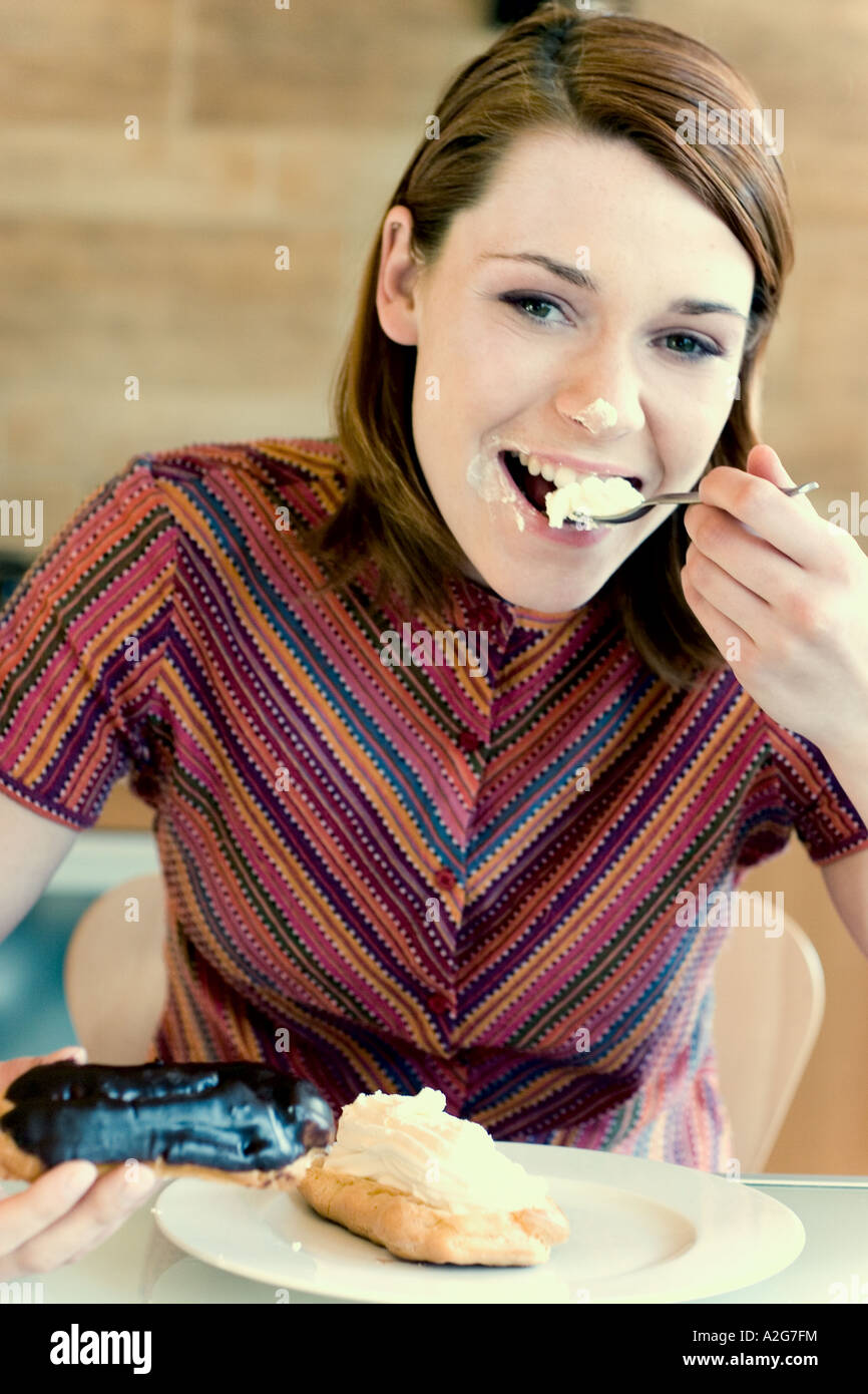 1223917 indoor flat kitchen woman young 20 25 brunette long hair blouse ...