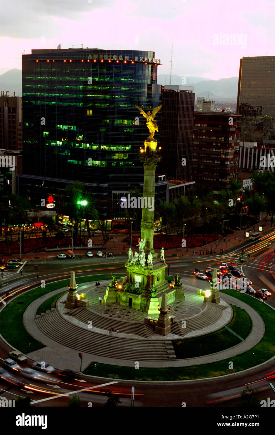 Monument of independence roundabout mexico city hi-res stock ...