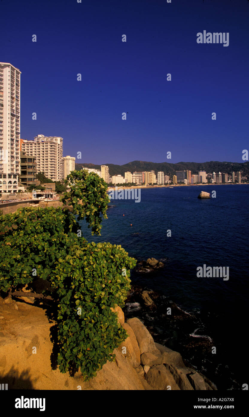 Playa condesa acapulco hi-res stock photography and images - Alamy
