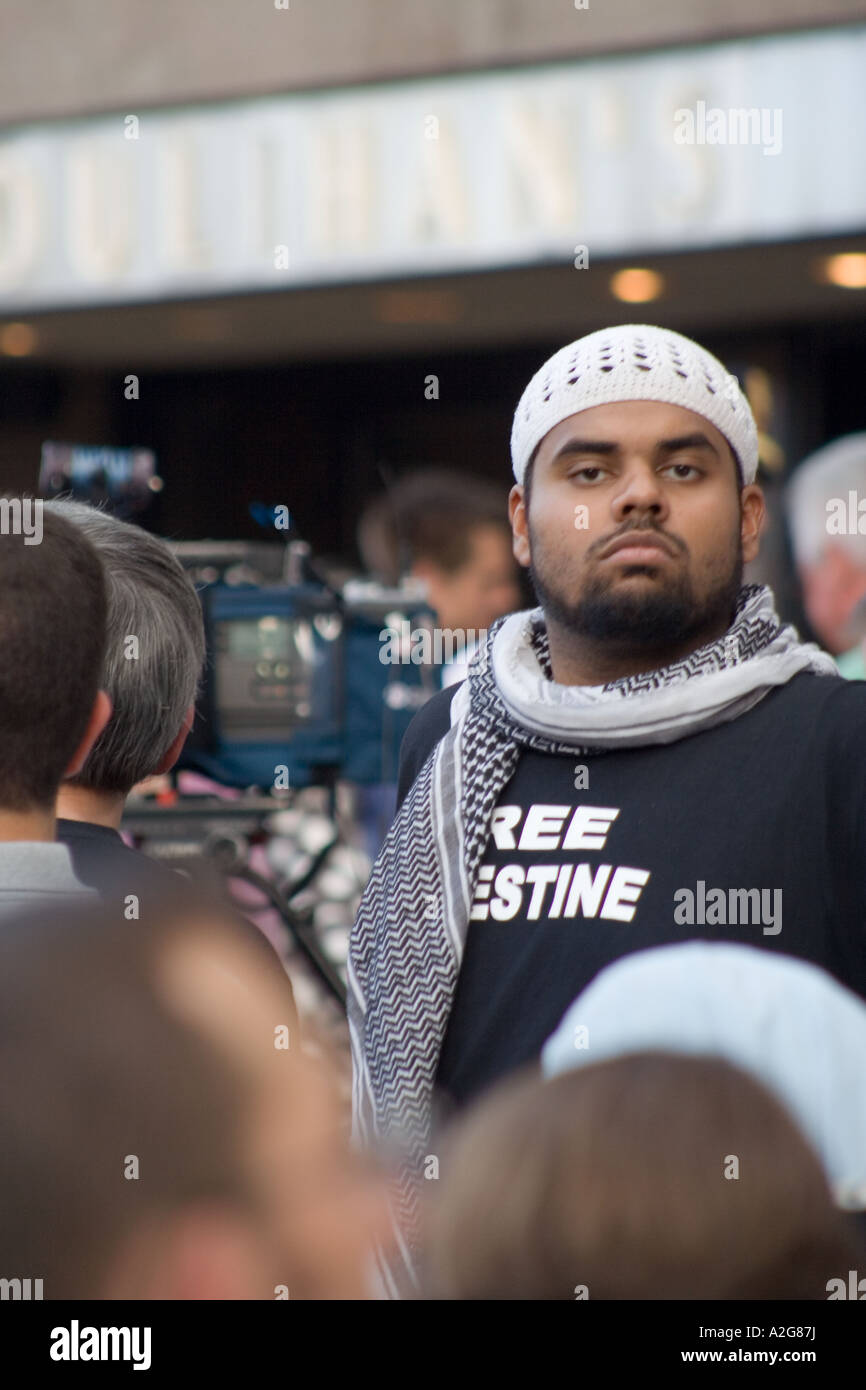 Free palestine arab man hi-res stock photography and images - Alamy