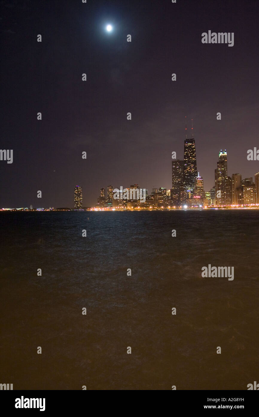 Moonlight lake shore night hi-res stock photography and images - Alamy