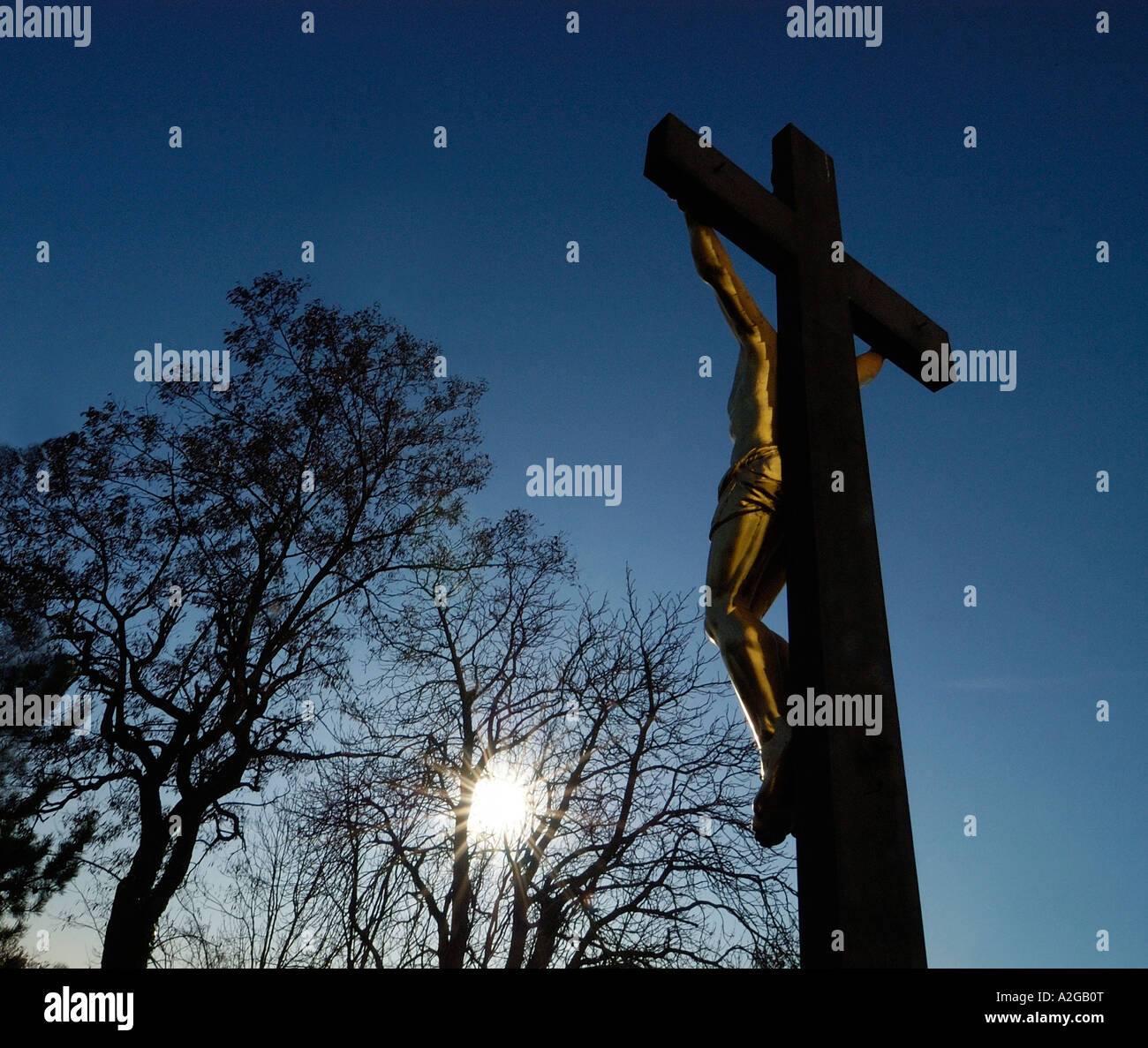 Large cross hi-res stock photography and images - Alamy