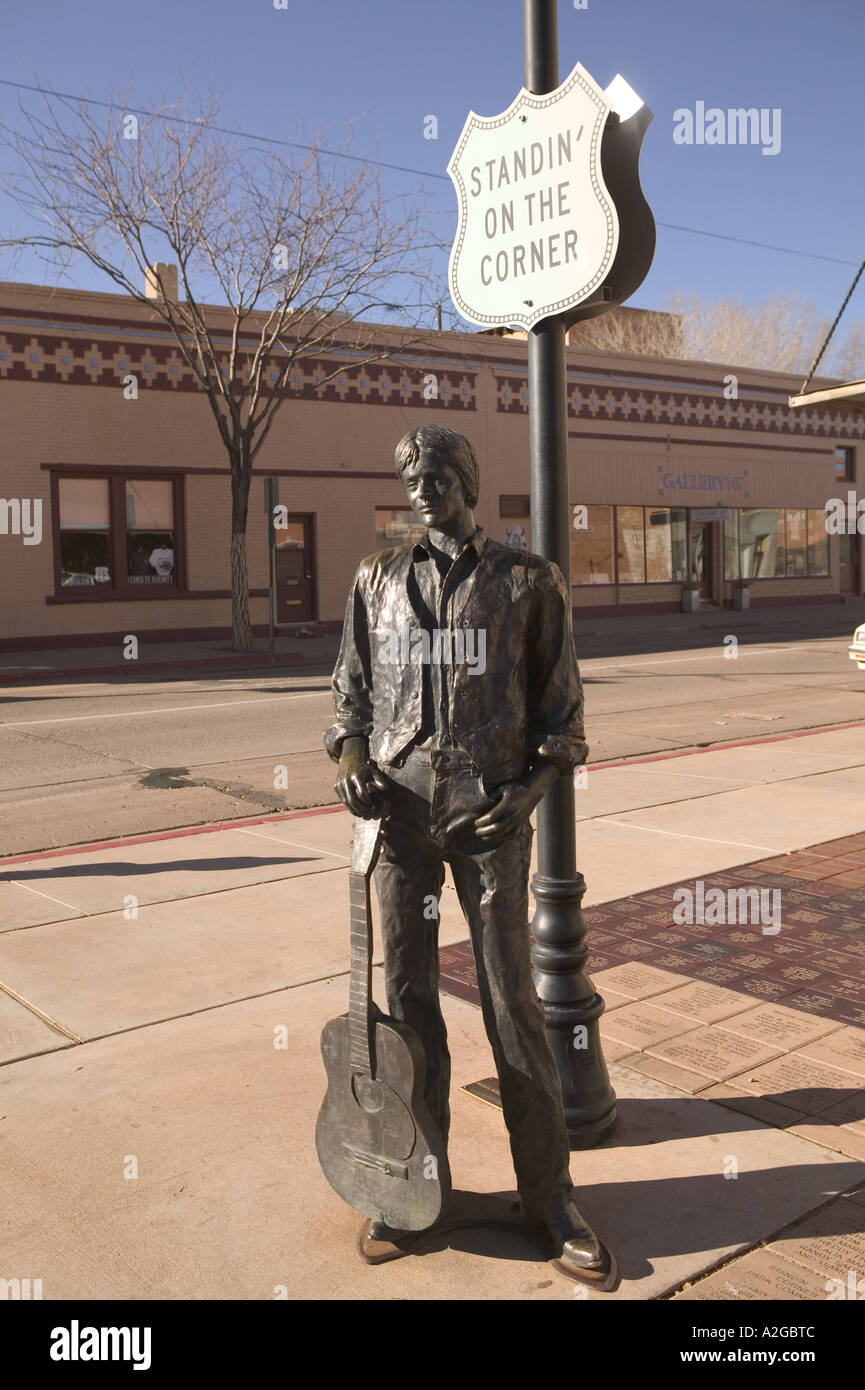 Standin on the corner statue hi-res stock photography and images - Alamy