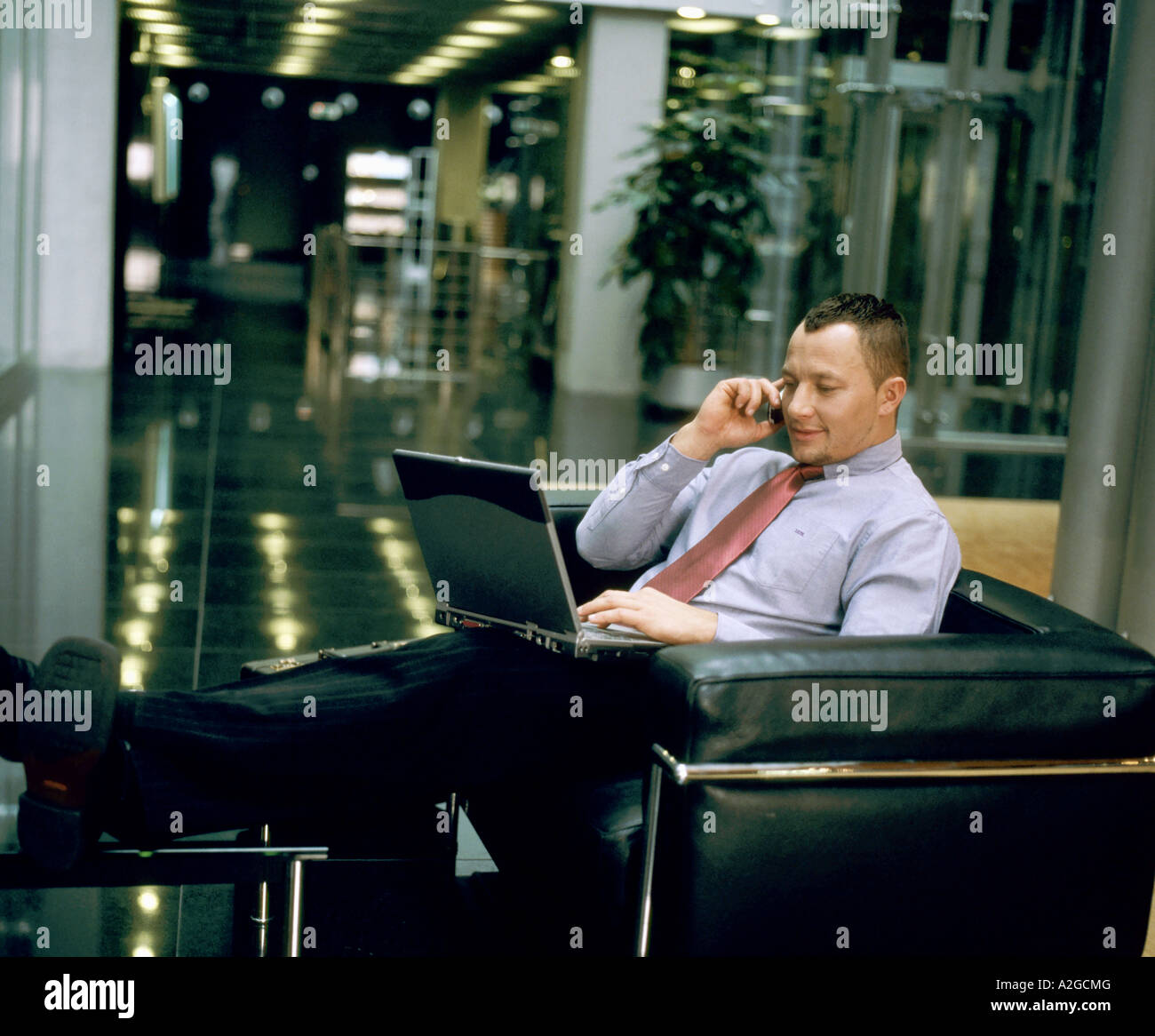 1216400 indoor office mature man 30 35 dark haired business businessman ...