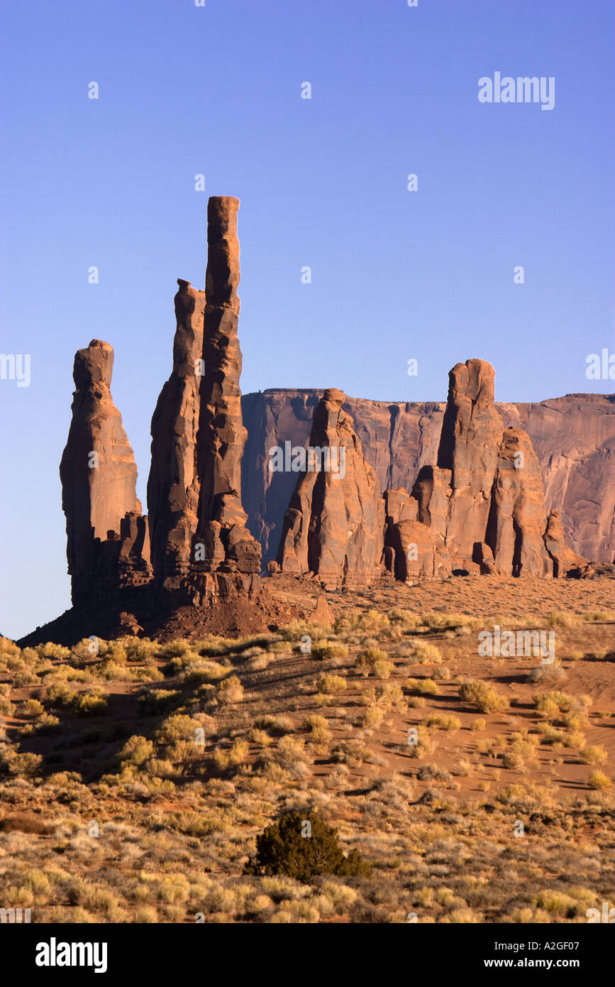 Totem pole sunset monument valley hi-res stock photography and images ...