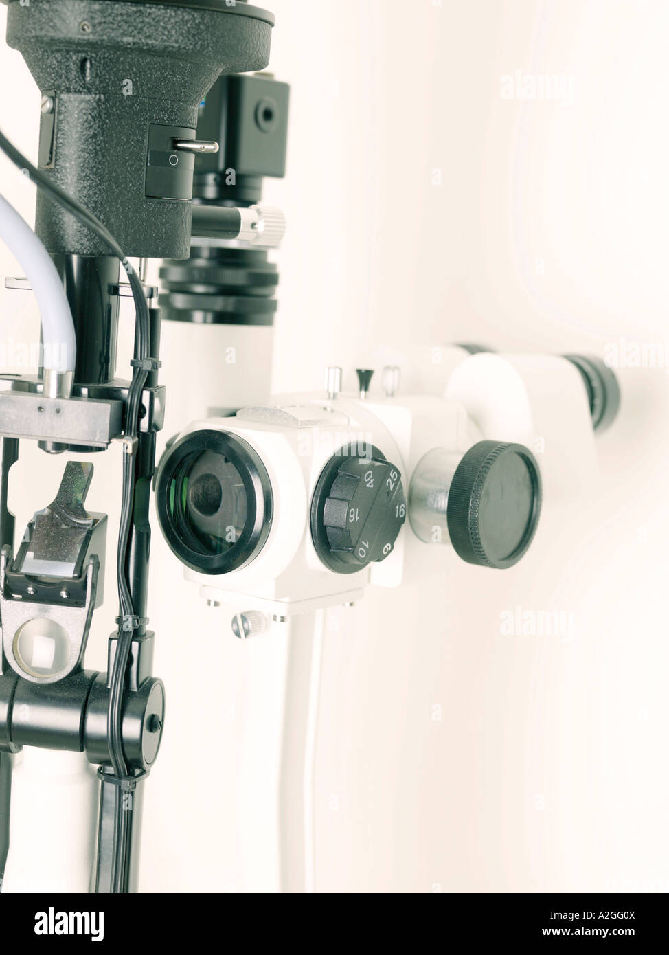 Slit lamp biomicroscope hi-res stock photography and images - Alamy