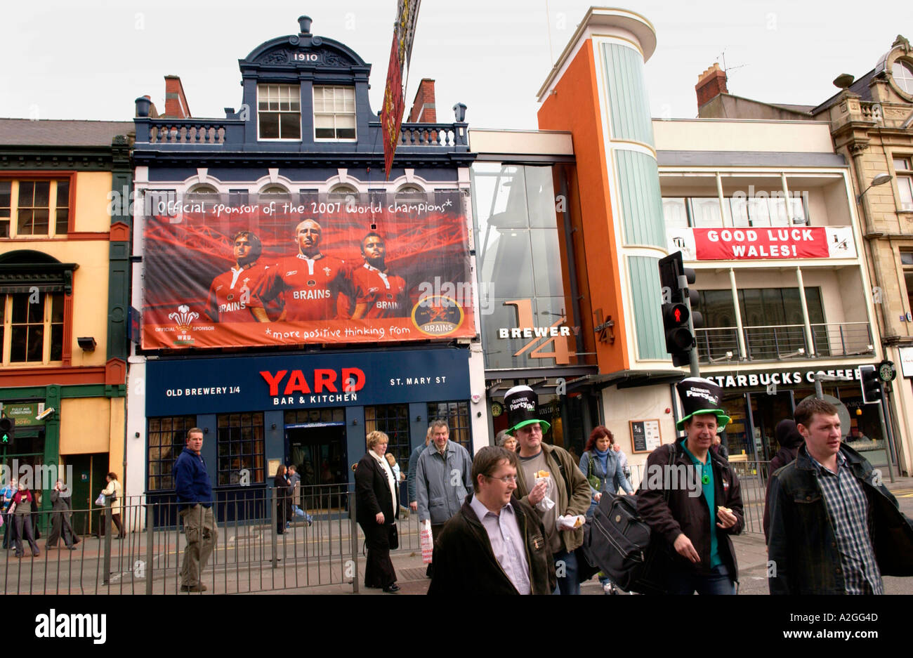 Advertising billboard sport poster hi-res stock photography and images ...