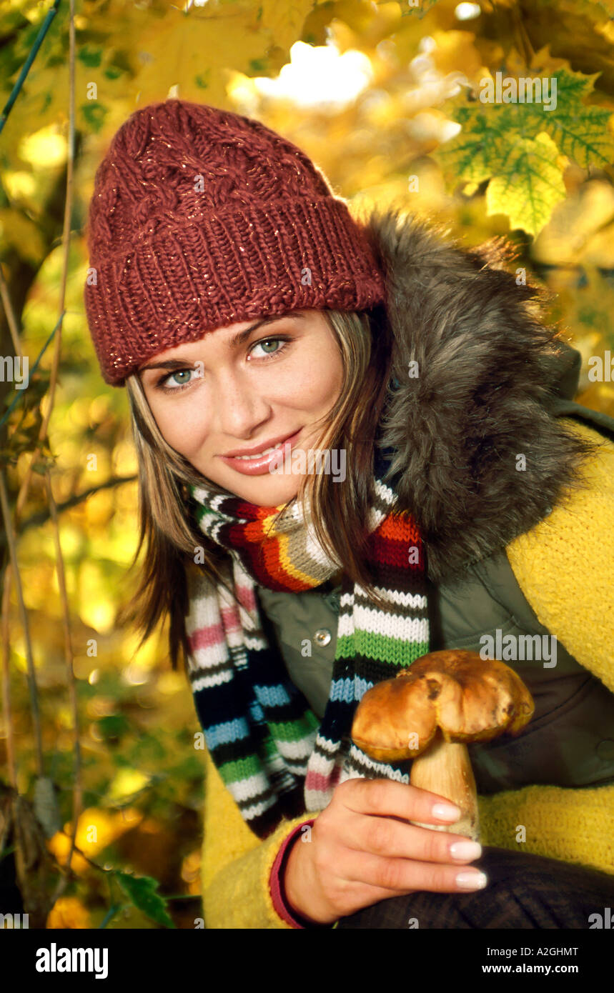 1212803 outdoor forest day autumn leaf leaves tree trees young woman ...