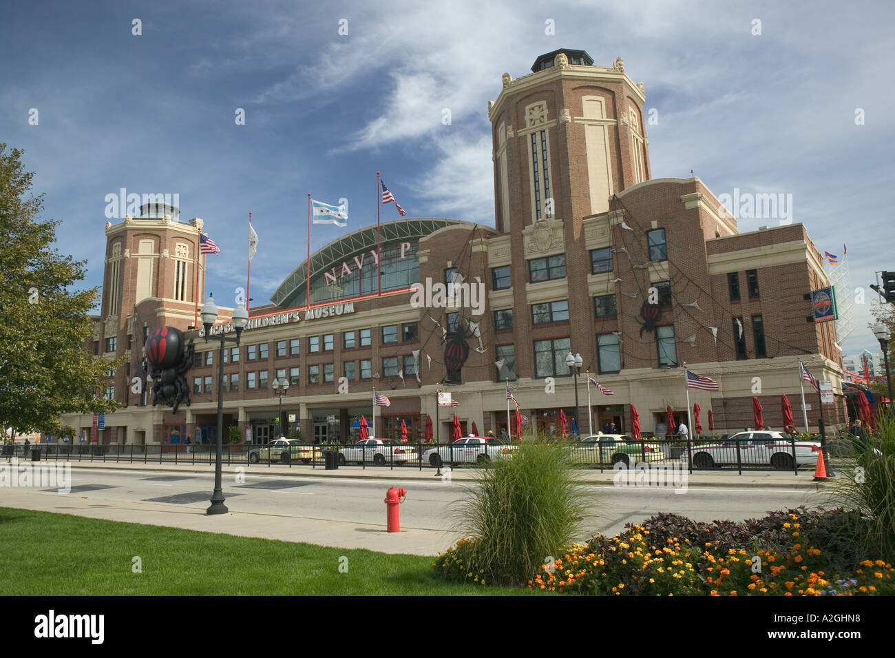 Navy pier chicago museum hi-res stock photography and images - Alamy