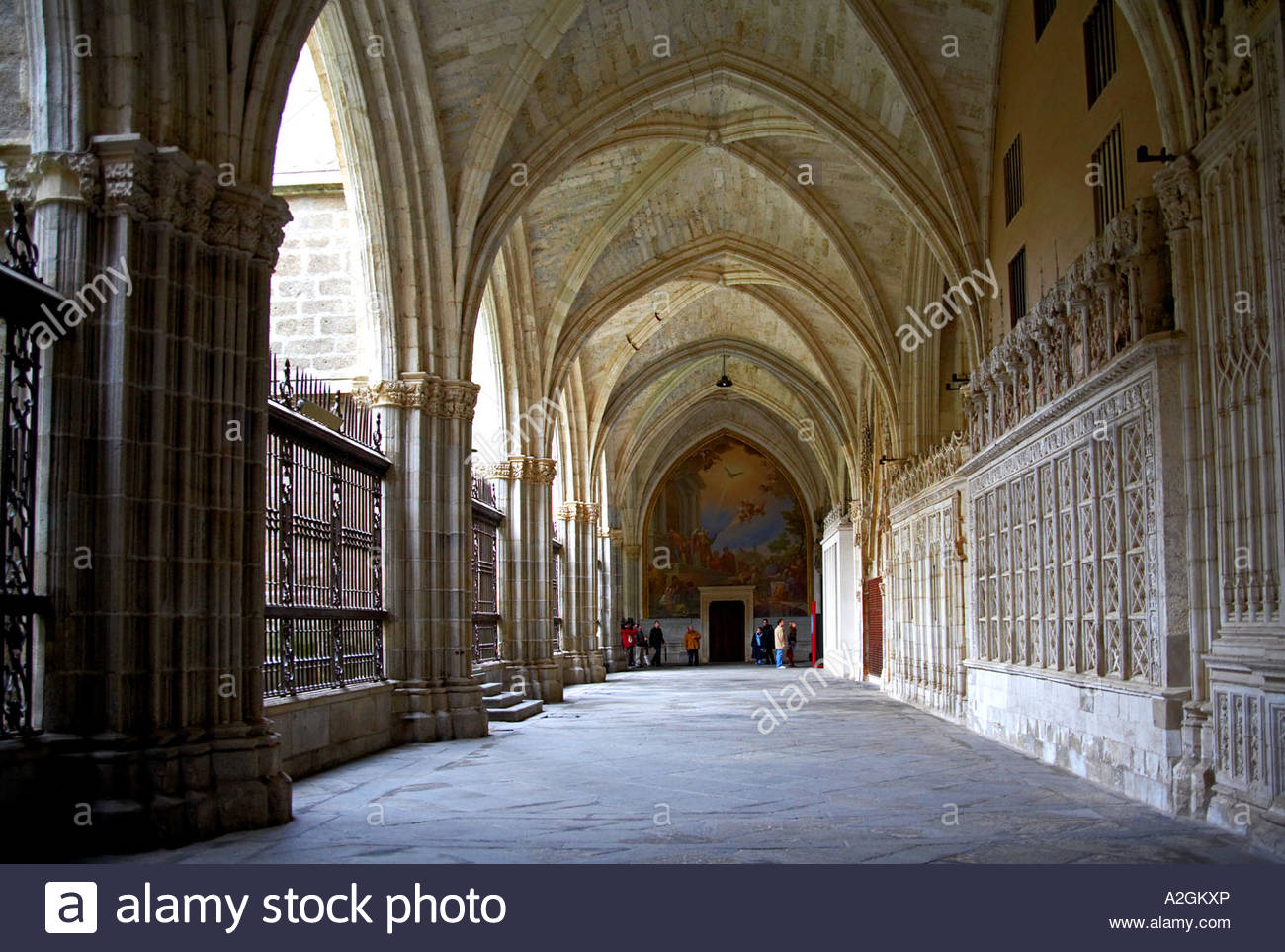 Toledo cathedral interior hi-res stock photography and images - Alamy