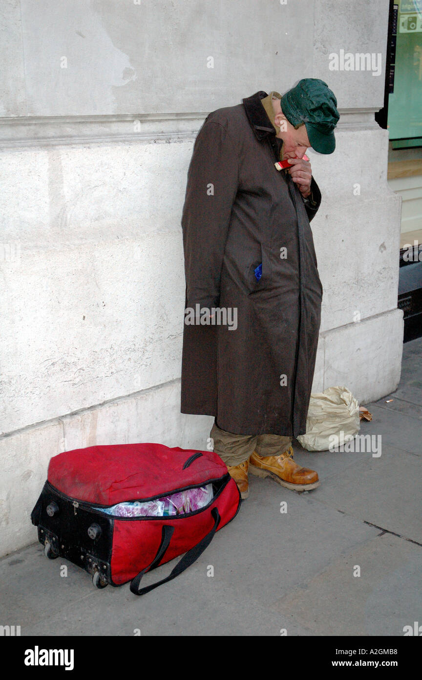 Men play on harmonica streets hi-res stock photography and images - Alamy