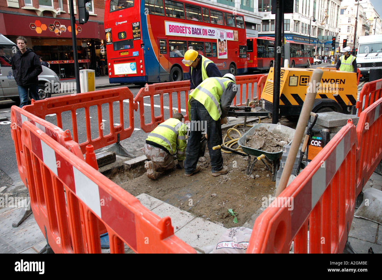 Temporary road maintenance work in Oxford Street Stock Photo - Alamy