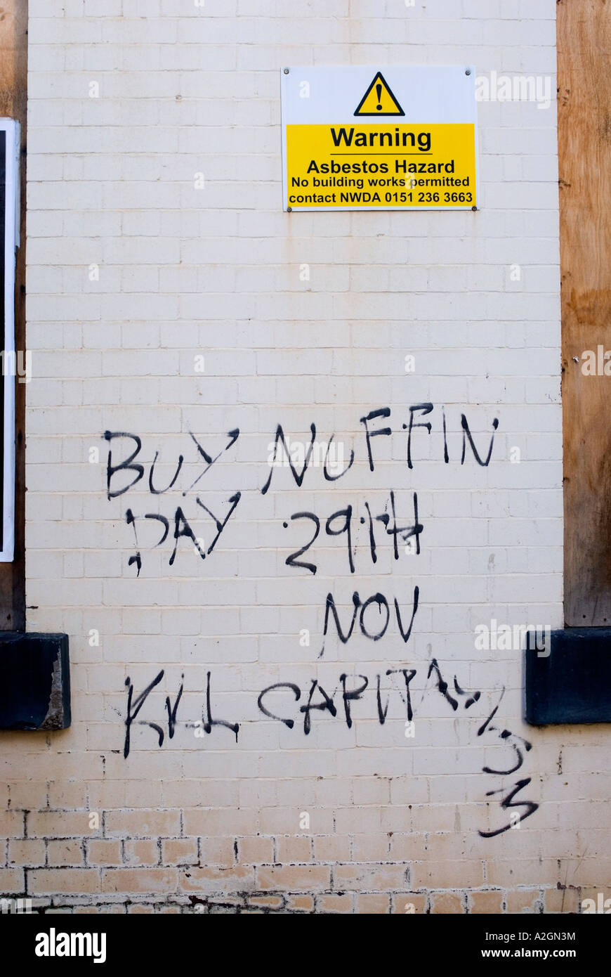 Asbestos protest hi-res stock photography and images - Alamy