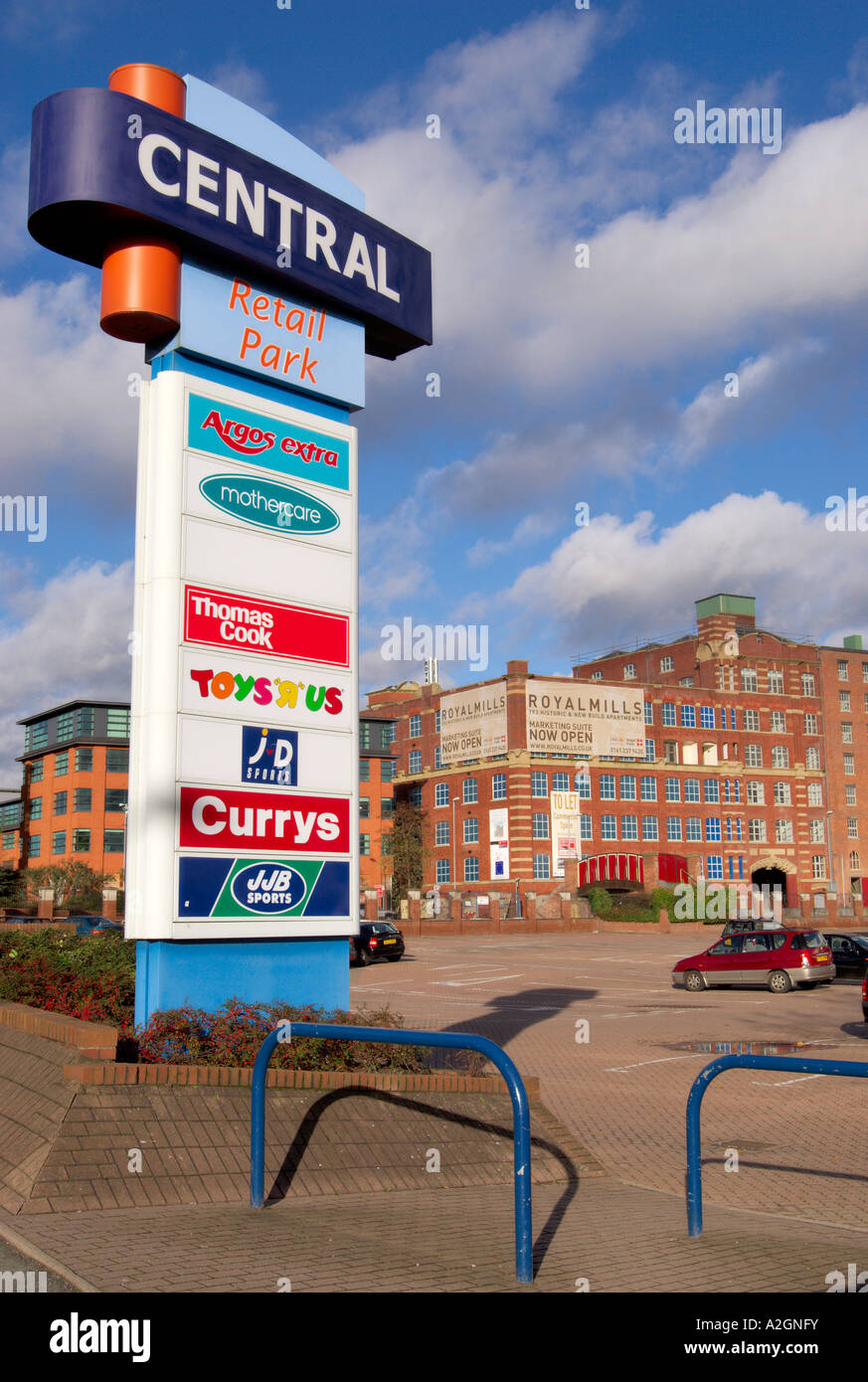 Manchester central retail park hi-res stock photography and images - Alamy