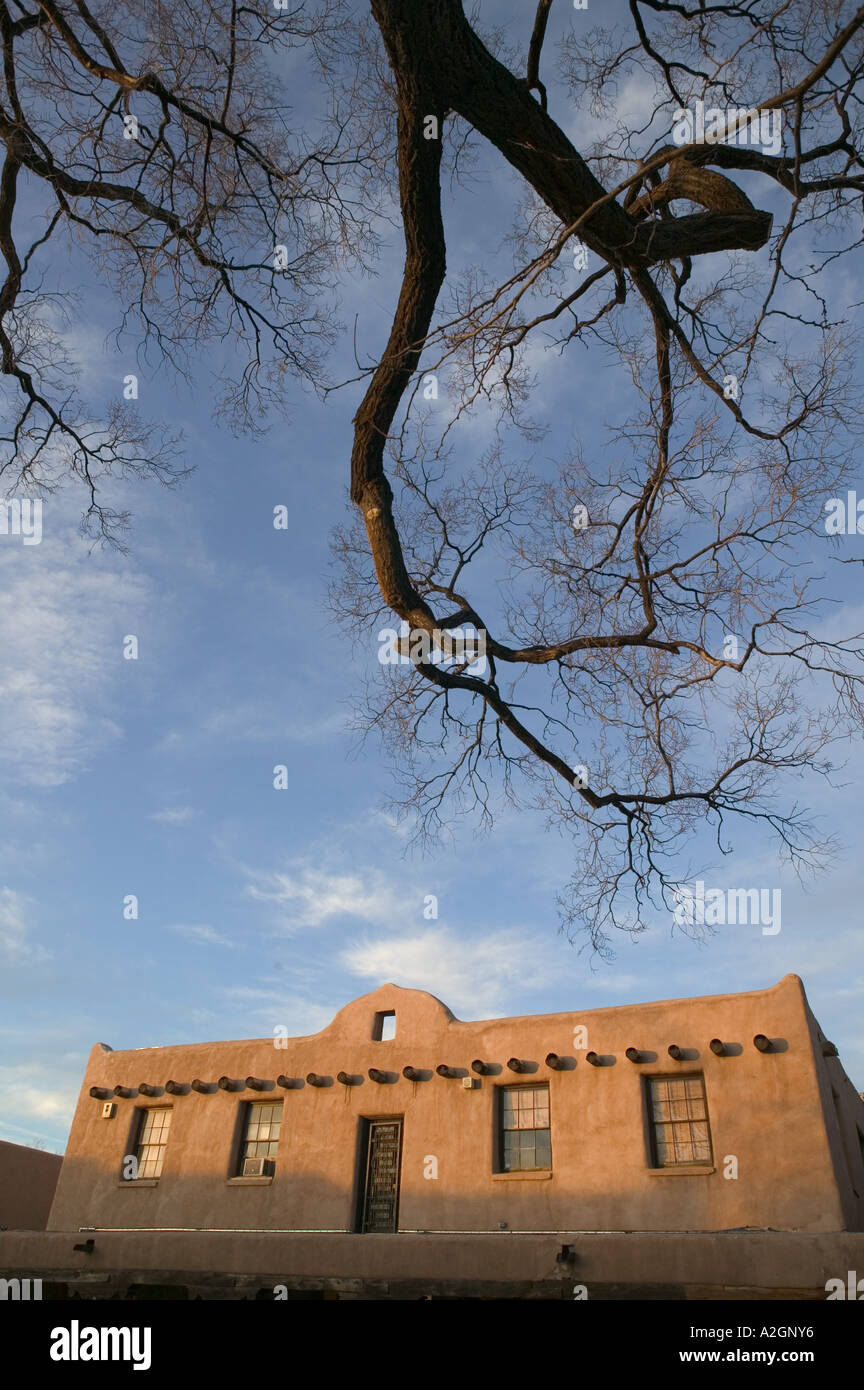 Historic taos plaza hi-res stock photography and images - Alamy