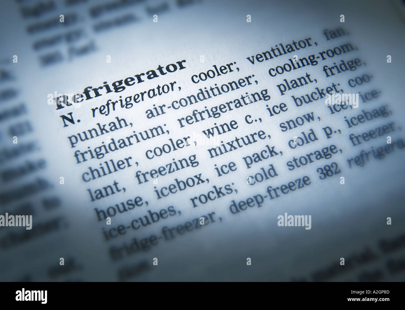 THESAURS PAGE SHOWING DEFINITION OF WORD REFRIGERATOR Stock Photo - Alamy