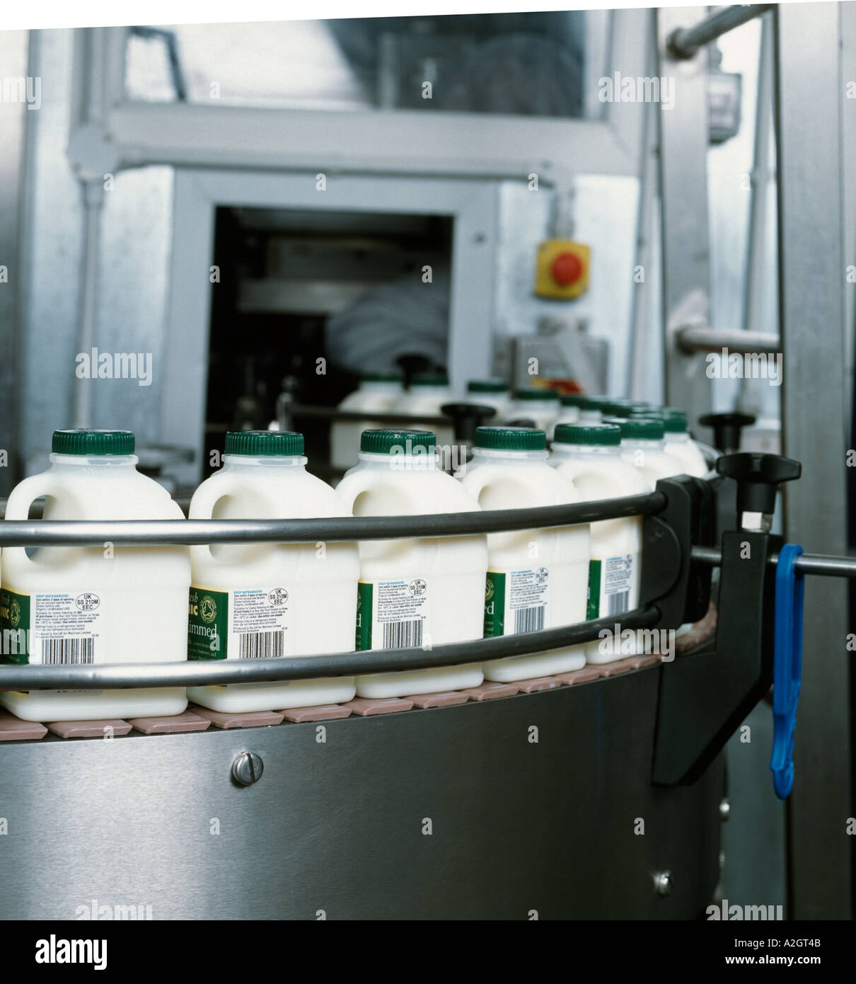 Packaging line in dairy milk hi-res stock photography and images - Alamy