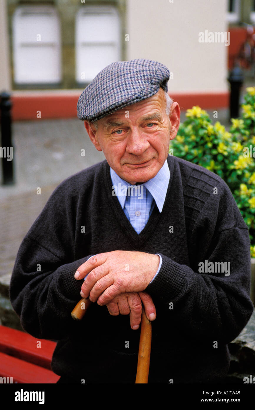 Ireland portrait old man hi-res stock photography and images - Alamy