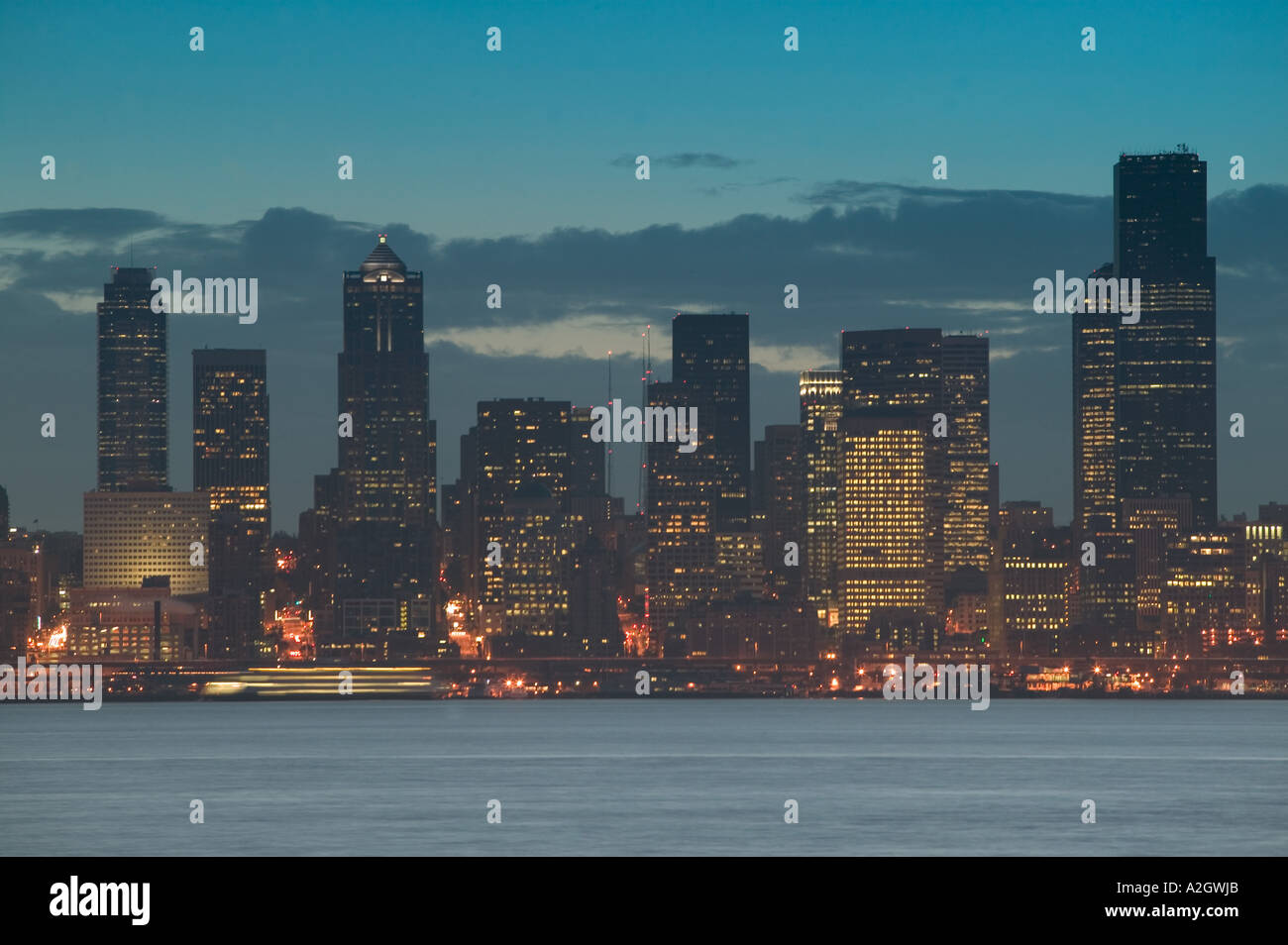 View of seattle from the water hi-res stock photography and images - Alamy