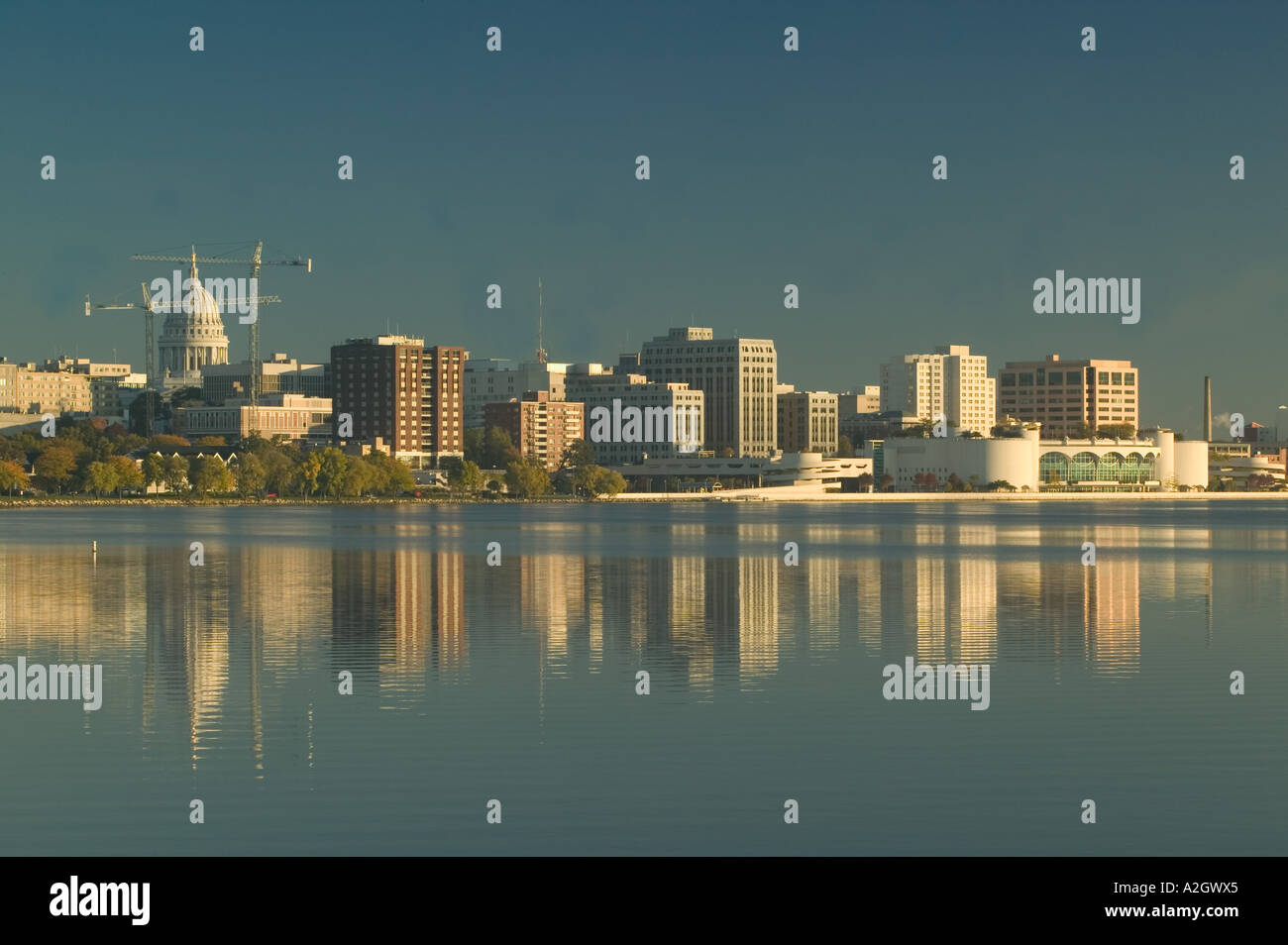 Usa wisconsin madison madison skyline hi-res stock photography and ...