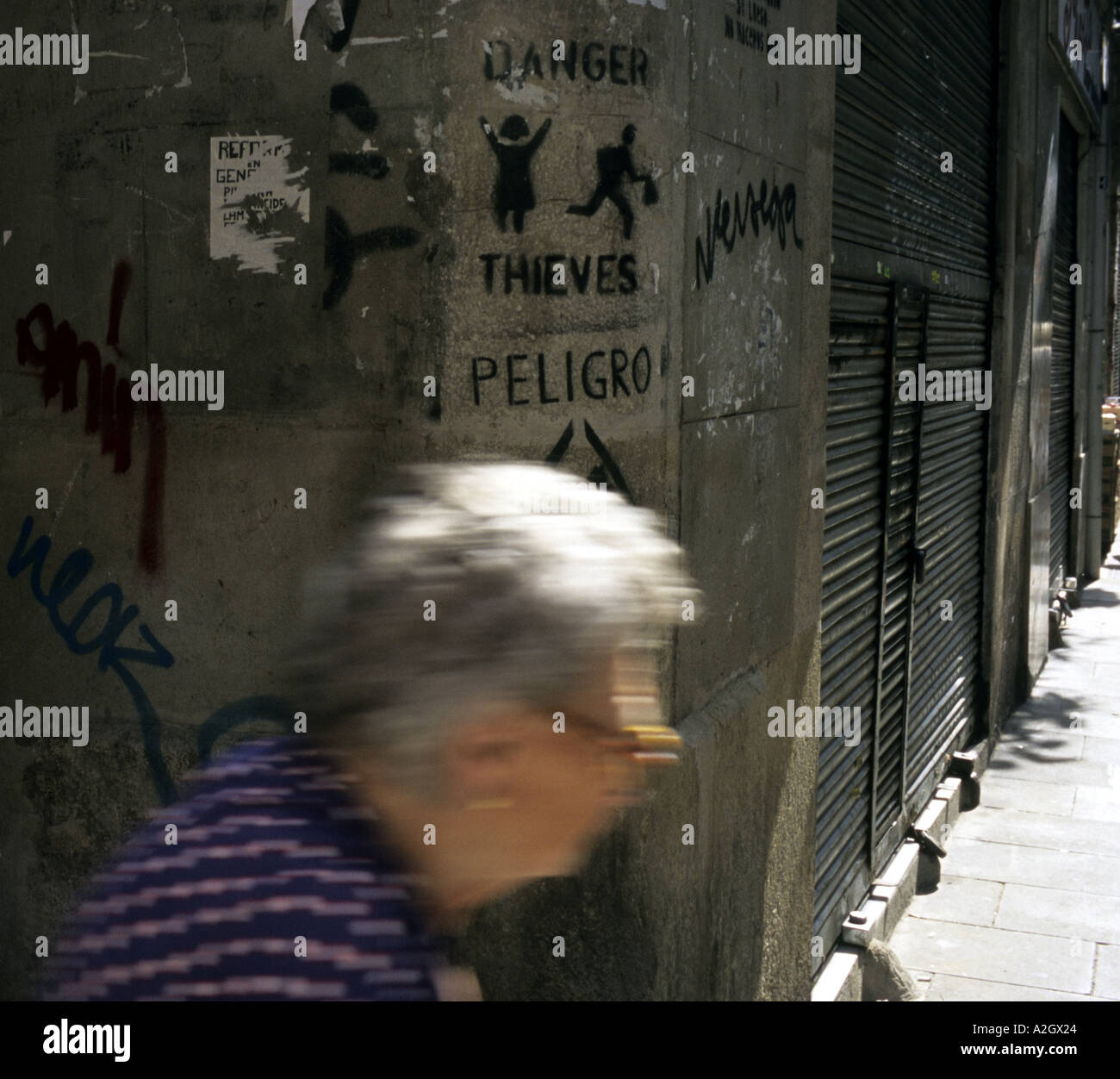 Lady and beware thieves sign barri gotic old town barcelona spain eu ...