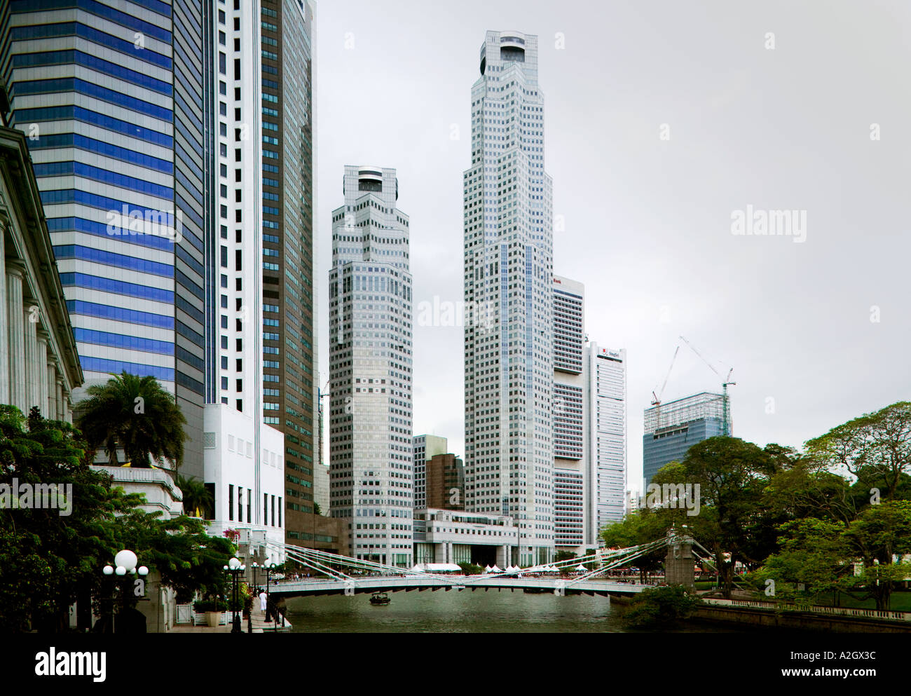 Central Singapore from Anderson to Cavanagh Bridge along Singapore ...