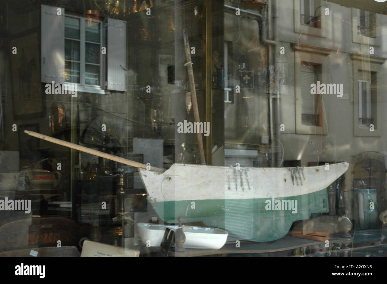 Antique model yacht hi-res stock photography and images - Alamy