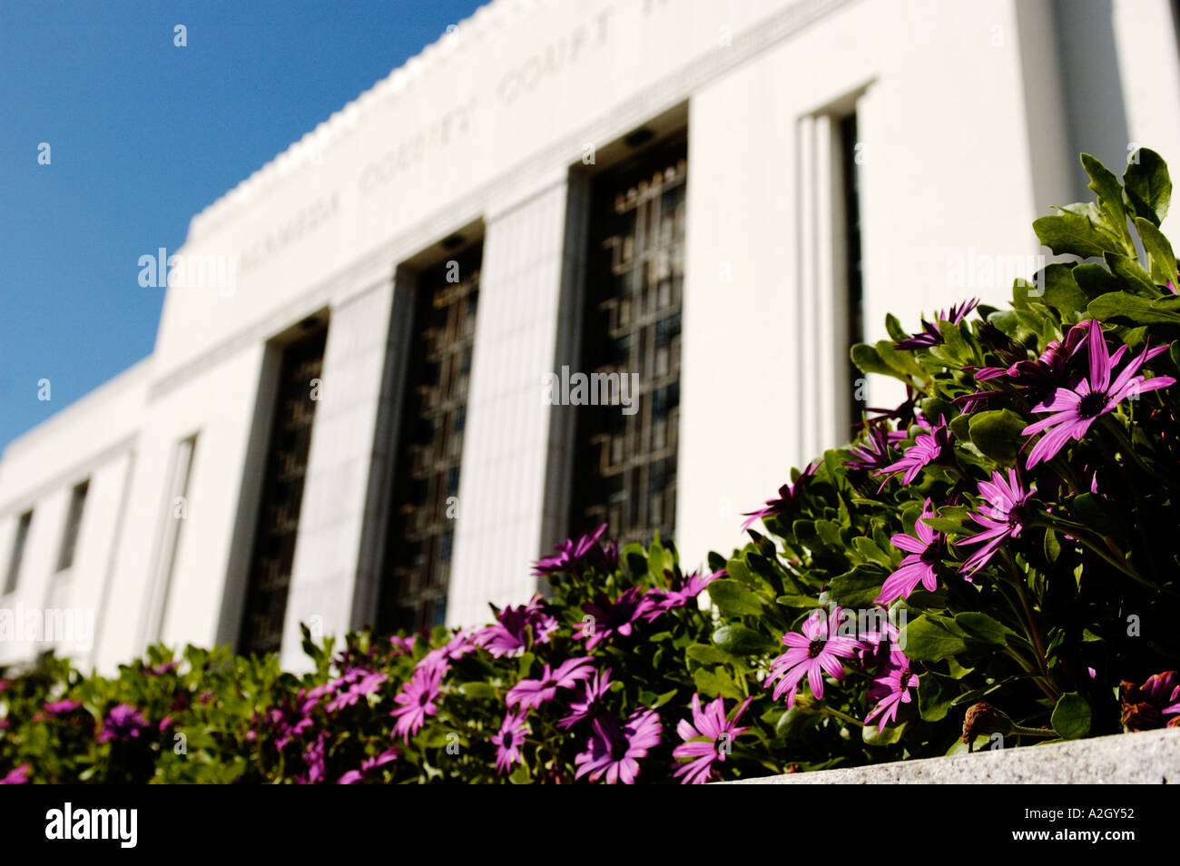 California Oakland Alameda County Courthouse Stock Photo - Alamy