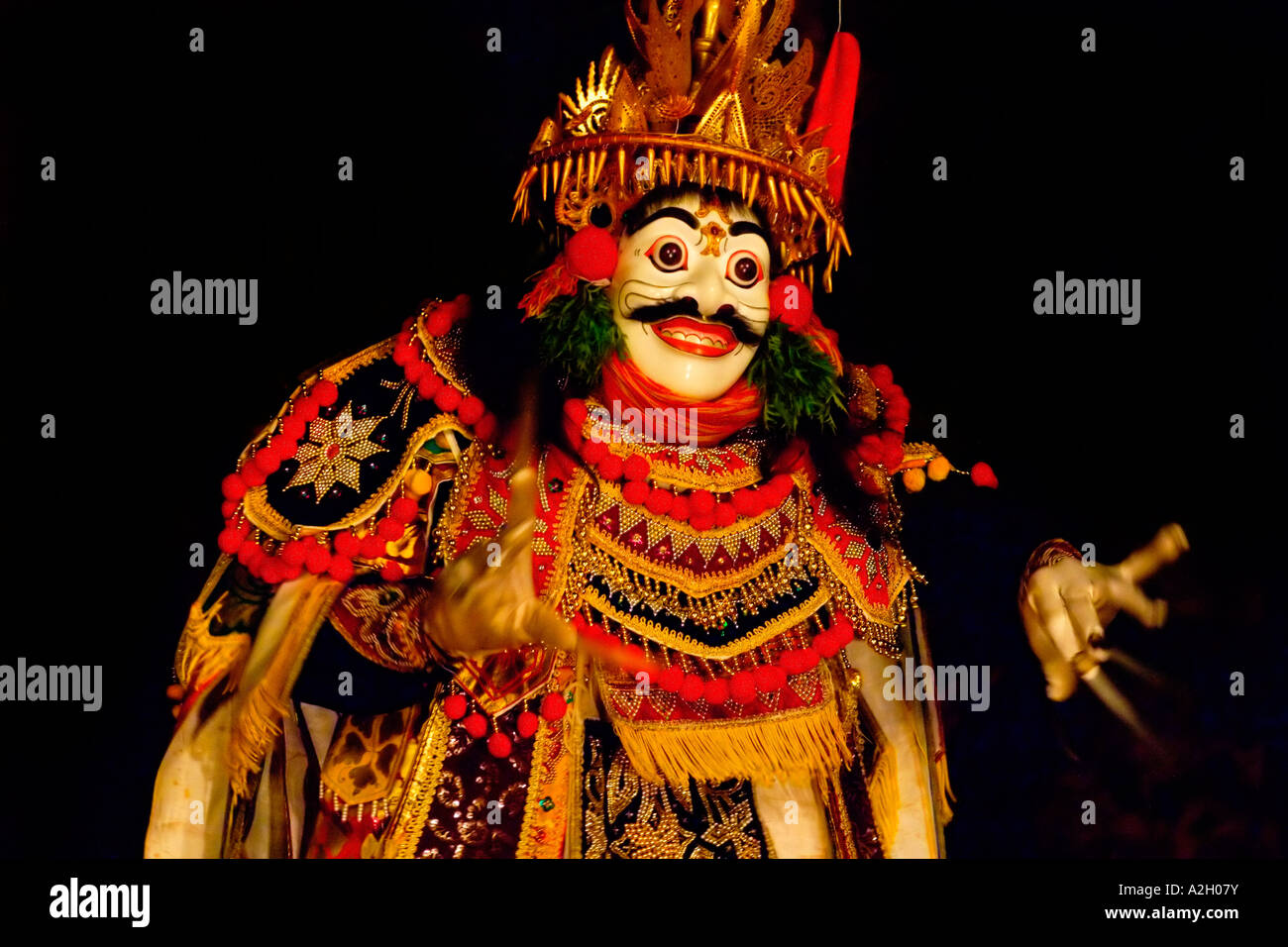 Mask topeng dancer hi-res stock photography and images - Alamy