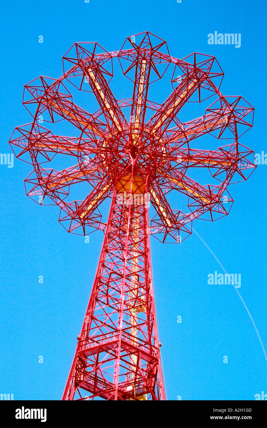 Amusement tower parachute hi-res stock photography and images - Alamy