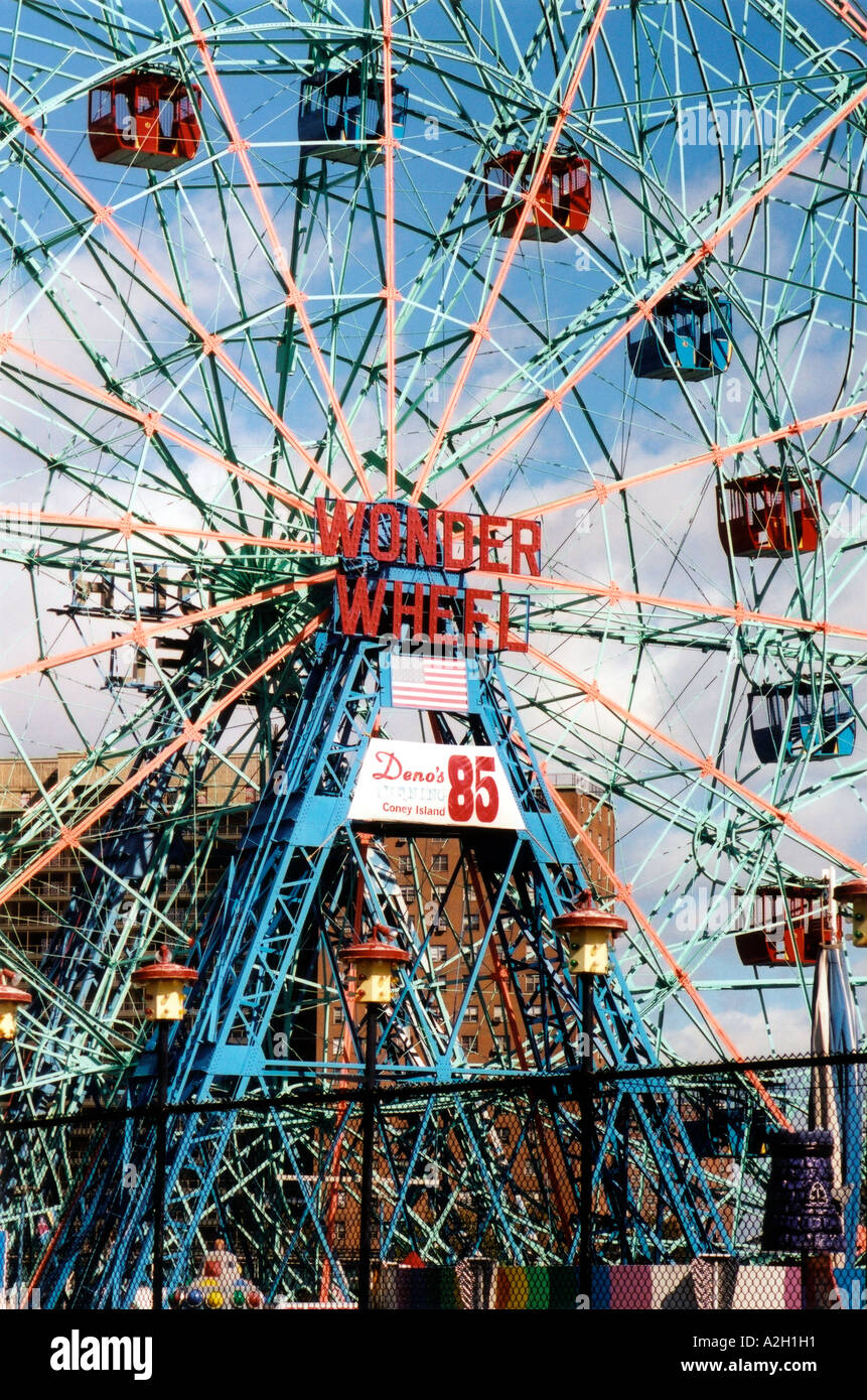 The Wonder Wheel at Coney Island, Brooklyn, New York City, USA Stock ...