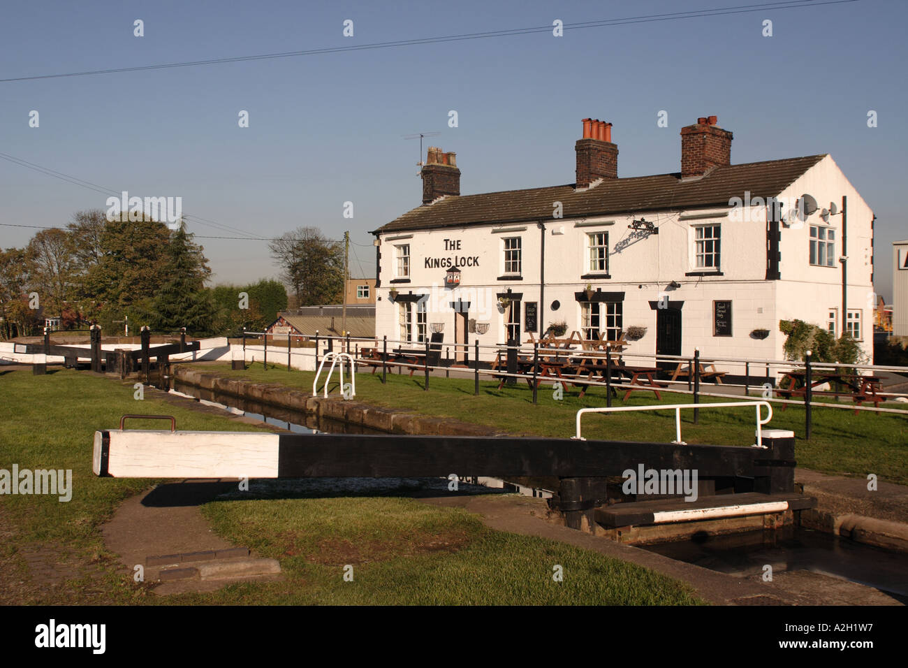 The King`s Lock pub in Middlewich Cheshire UK Stock Photo - Alamy