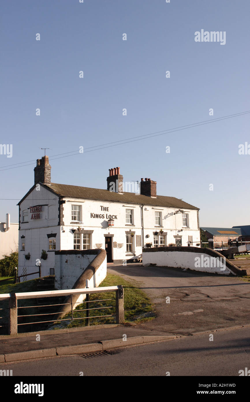 The King`s Lock pub in Middlewich Cheshire UK Stock Photo - Alamy