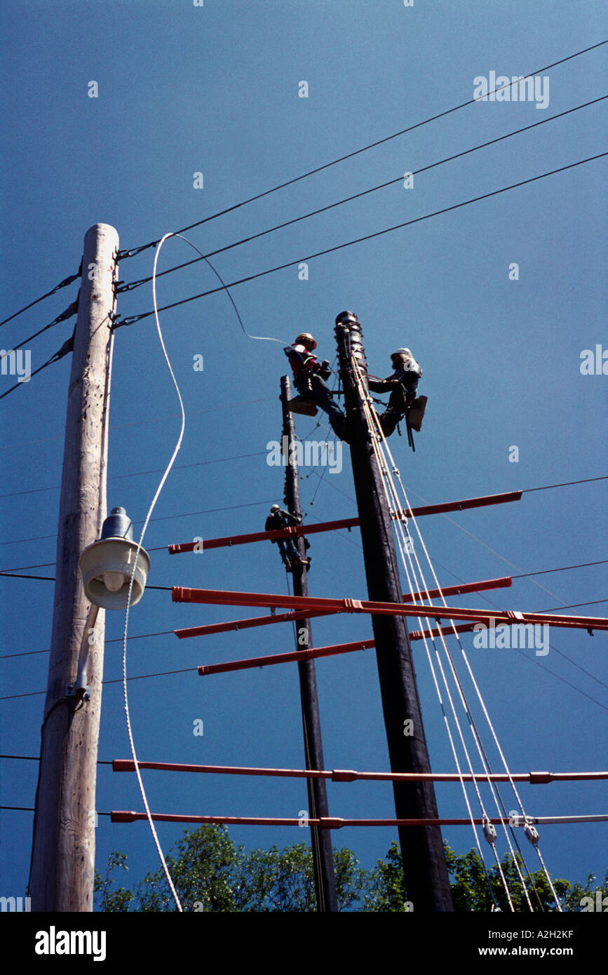 Powerlines worker hi-res stock photography and images - Alamy
