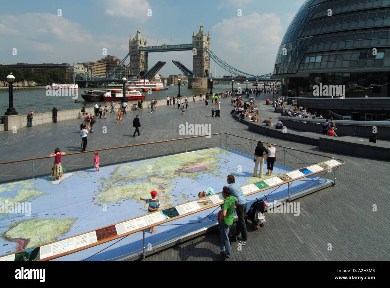 Thames river map hi-res stock photography and images - Alamy
