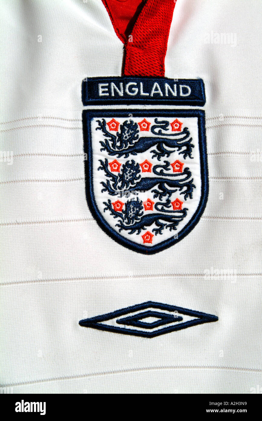 England national football team badge hi-res stock photography and ...