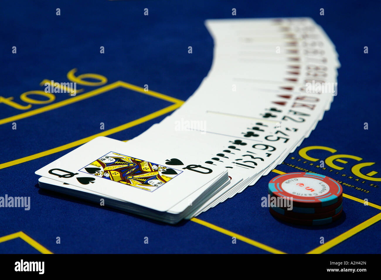 Rotating playing cards hi-res stock photography and images - Alamy