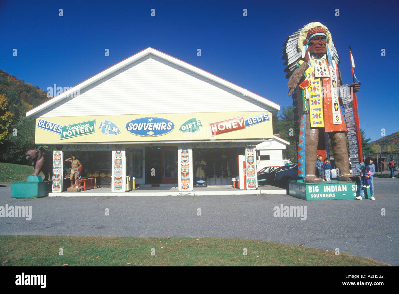 Mohawk indian hi-res stock photography and images - Alamy